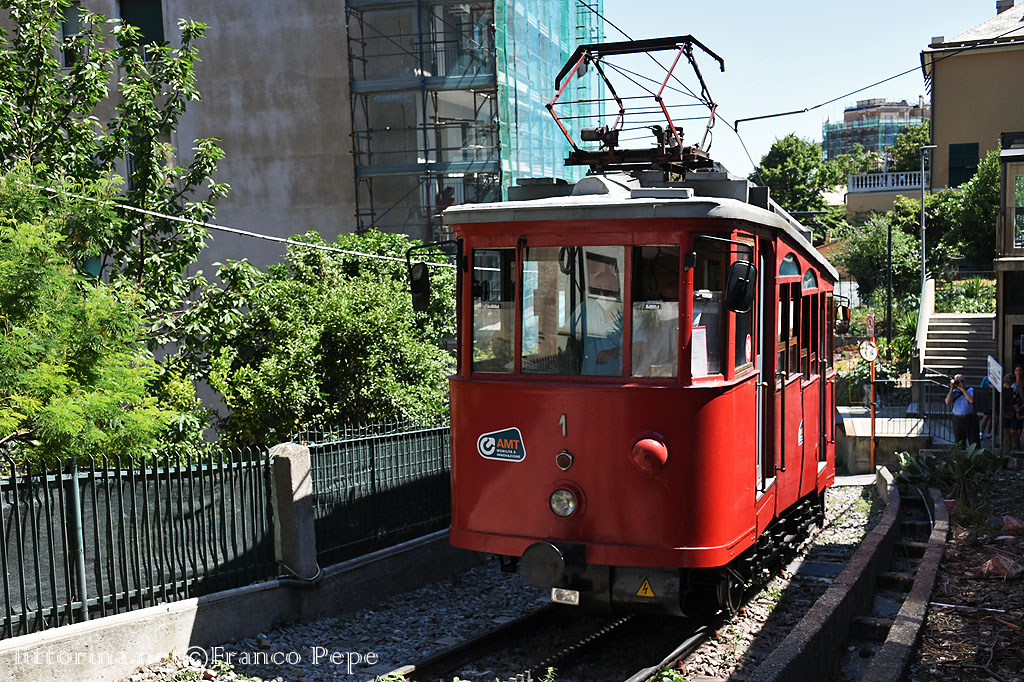 AMT Genova – Ferrovia Principe-Granarolo – vettura 1 – fermata ...
